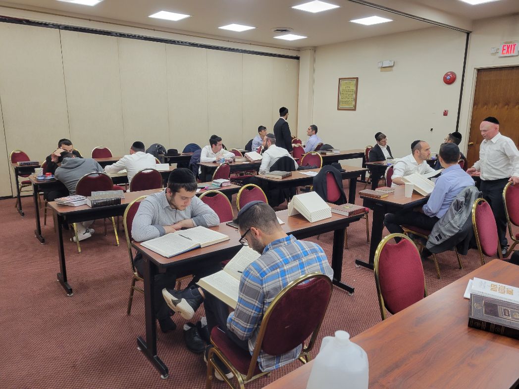 Yeshiva Gedola Ateret Gavriel | tiferettorah.org