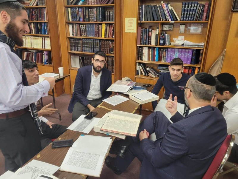 Yeshiva Gedola Ateret Gavriel | tiferettorah.org